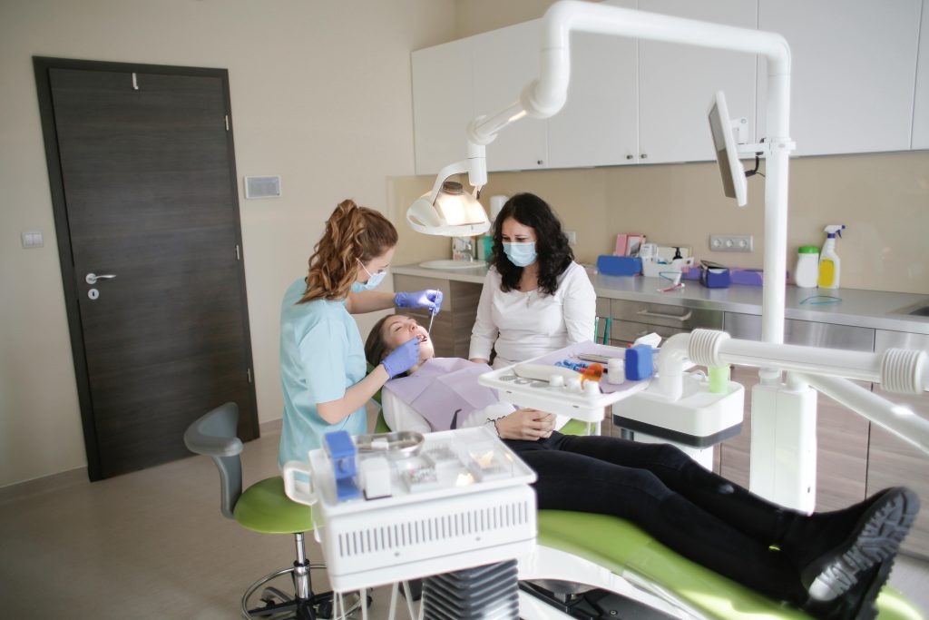How To Become an Oral Surgeon